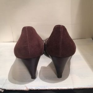 Delman | Shoes | Delmas Brown Suede Pumps Size 72m | Poshmark